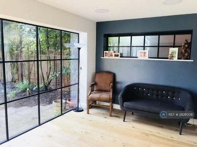4 bedroom detached house to rent