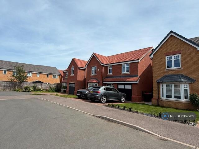 4 bedroom detached house to rent
