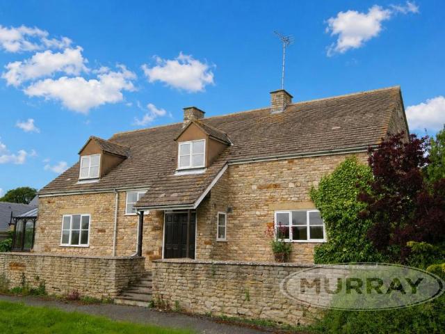 4 bedroom detached house to rent