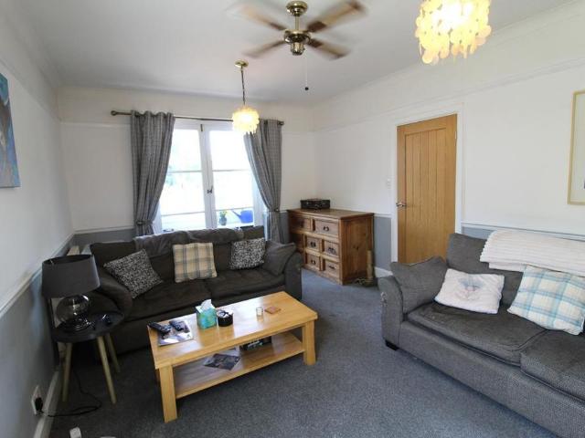 4 bedroom detached house to rent