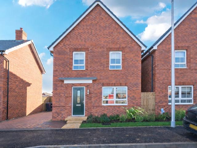 4 bedroom detached house to rent
