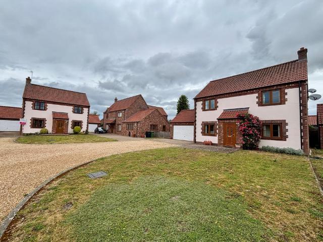 4 bedroom detached house to rent