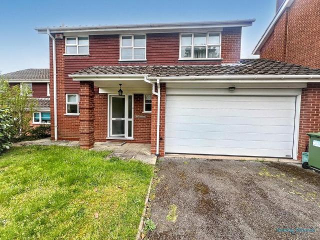 4 bedroom detached house to rent