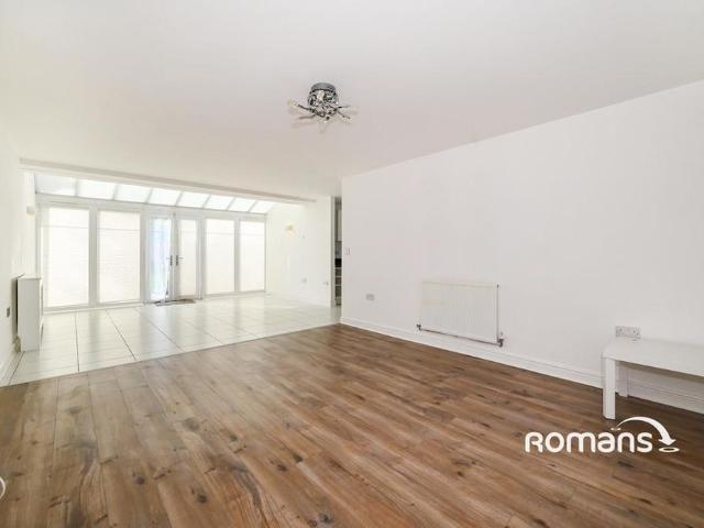 4 bedroom detached house to rent