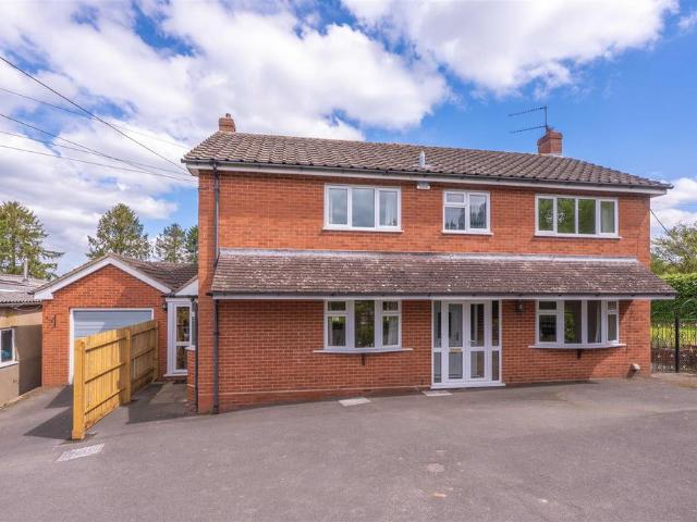 4 bedroom detached house to rent