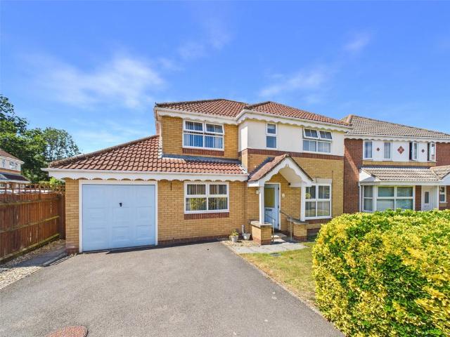 4 bedroom detached house to rent