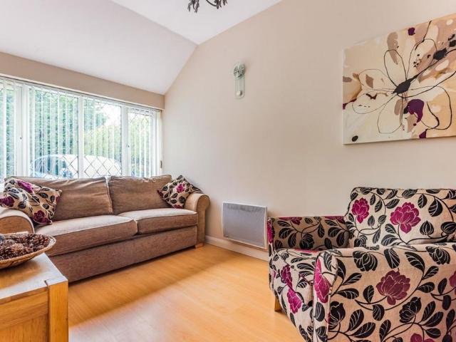 4 bedroom detached house to rent