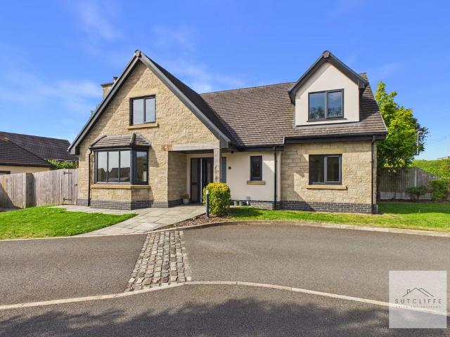 4 bedroom detached house to rent