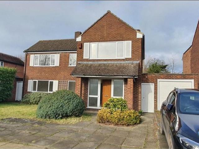 4 bedroom detached house to rent