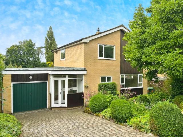 4 bedroom detached house to rent