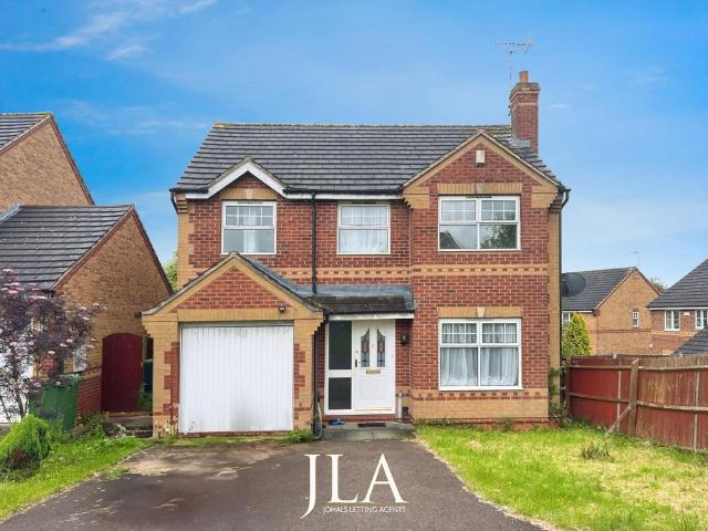4 bedroom detached house to rent