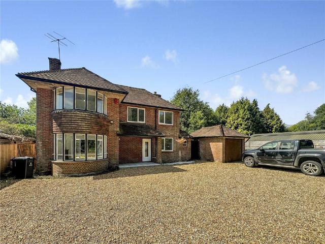 4 bedroom detached house to rent