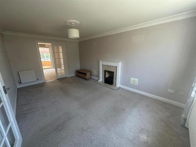 4 bedroom detached house to rent