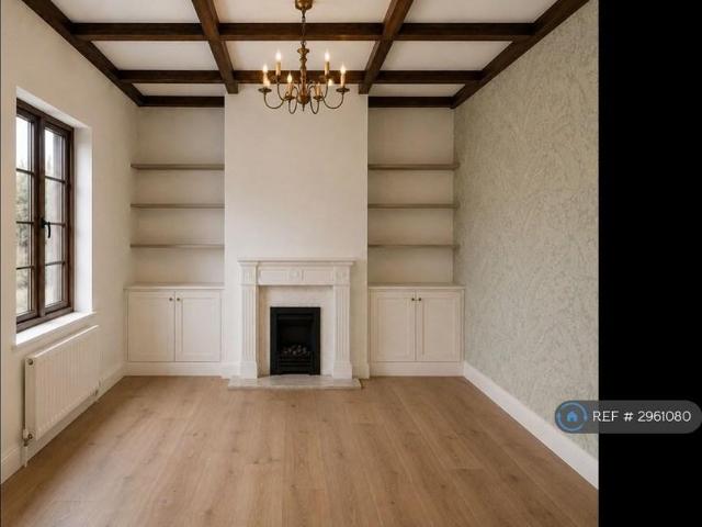 4 bedroom detached house to rent