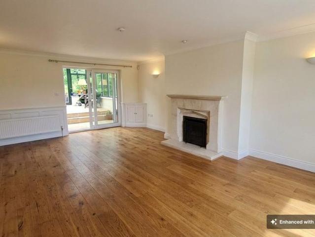 4 bedroom detached house to rent