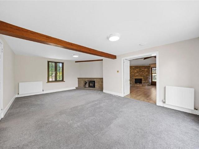 4 bedroom detached house to rent