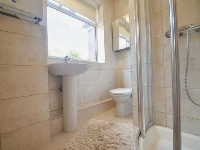 4 bedroom Detached house to rent