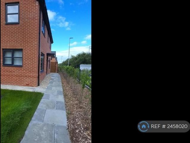 4 bedroom detached house to rent