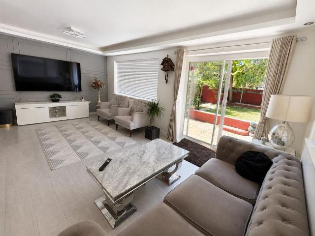 4 bedroom detached house to rent