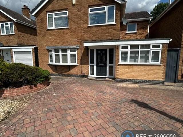 4 bedroom detached house to rent