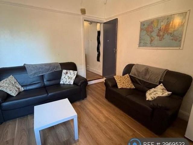 4 bedroom detached house to rent