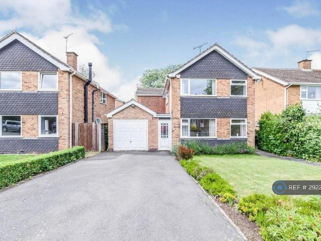 4 bedroom detached house to rent