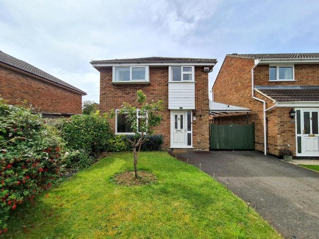 4 bedroom detached house to rent