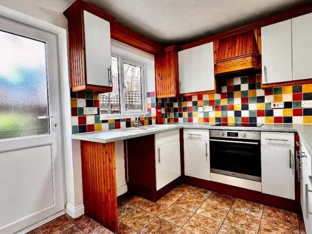 4 bedroom detached house to rent