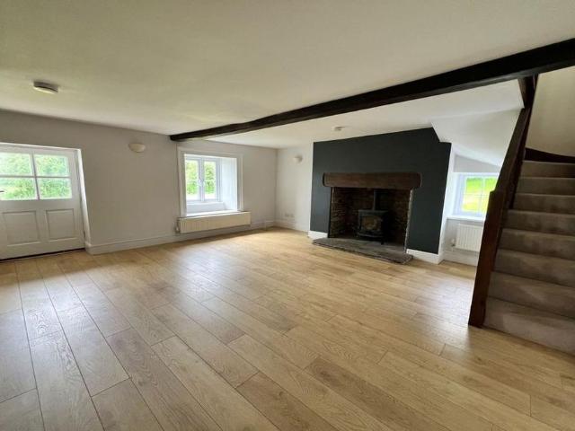 4 bedroom detached house to rent