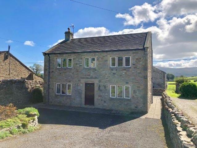 4 bedroom detached house to rent