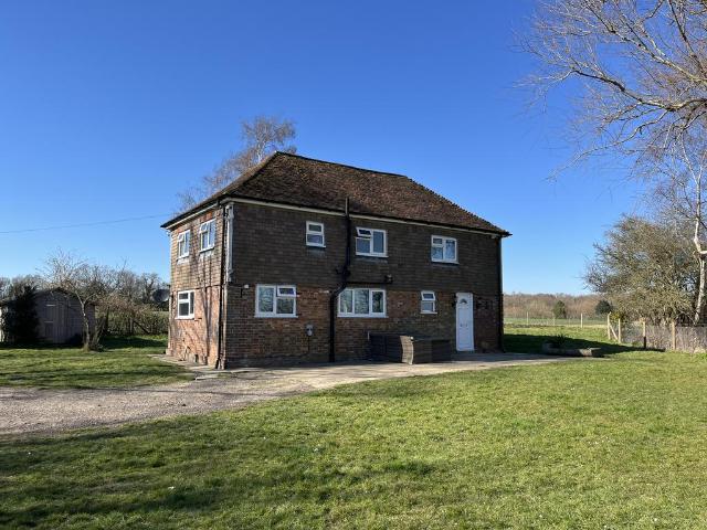 4 bedroom detached house to rent