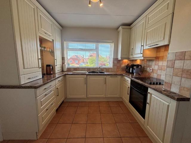 4 bedroom detached house to rent