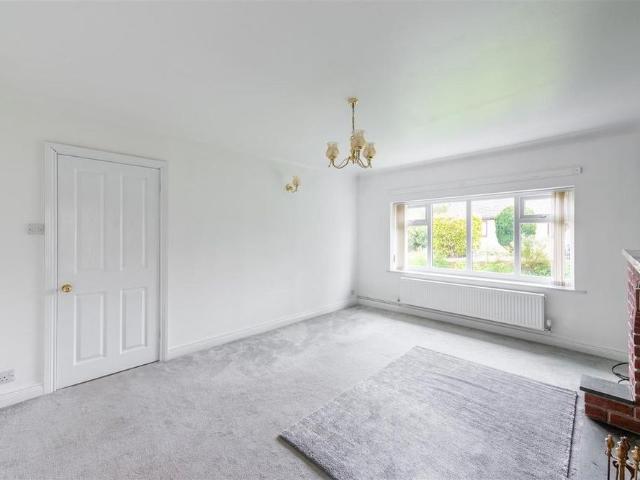 4 bedroom detached house to rent