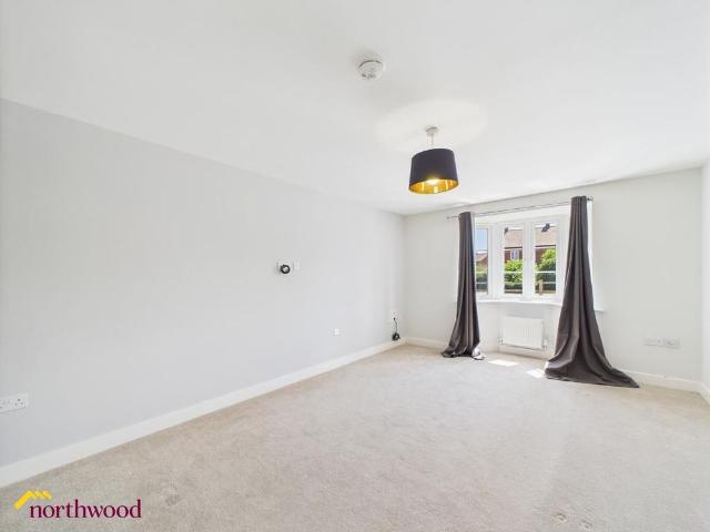 4 bedroom detached house to rent