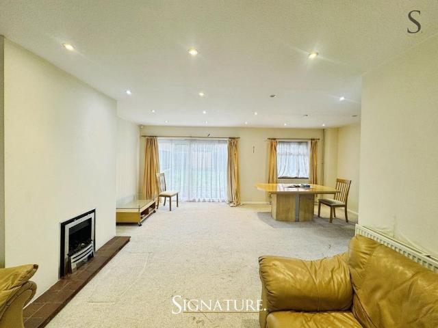 4 bedroom detached house to rent
