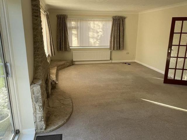 4 bedroom detached house to rent