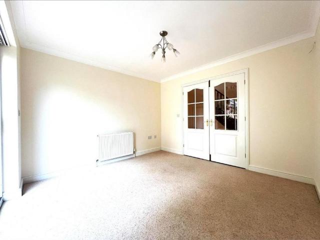 4 bedroom detached house to rent