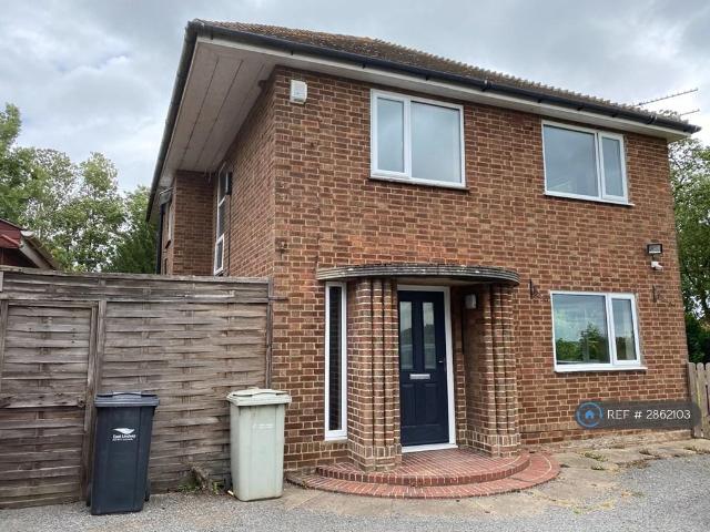 4 bedroom detached house to rent