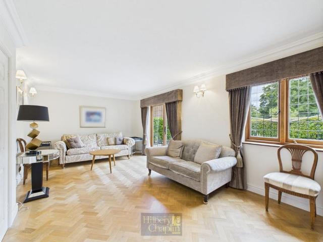 4 bedroom detached house to rent