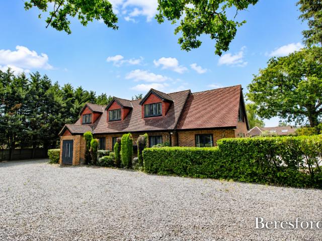 4 bedroom detached house to rent