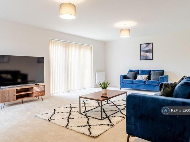 4 bedroom detached house to rent
