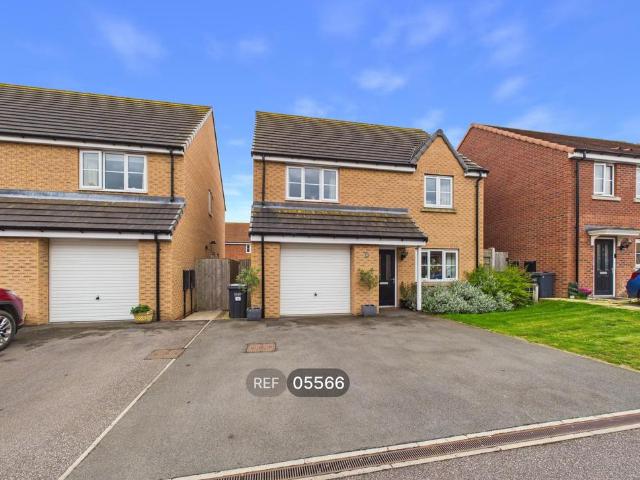 4 bedroom detached house to rent