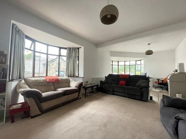 4 bedroom detached house to rent
