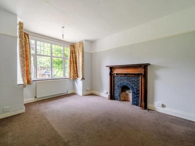 4 bedroom detached house to rent