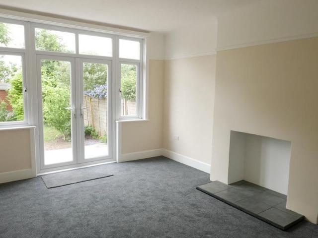 4 bedroom detached house to rent
