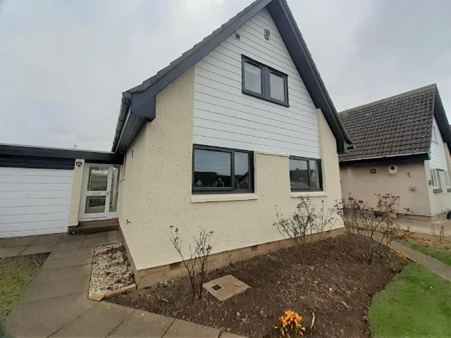 4 bedroom detached house to rent
