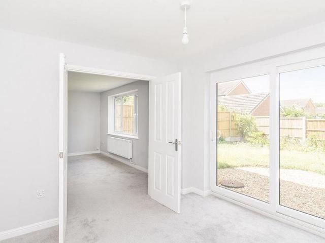 4 bedroom detached house to rent