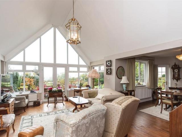 4 bedroom detached house to rent