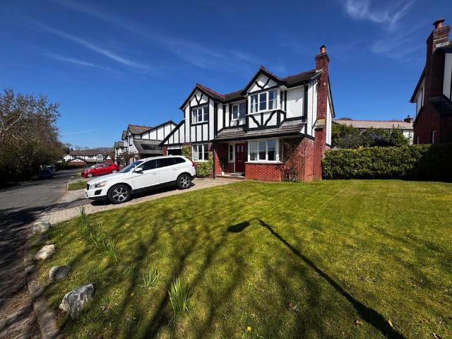 4 bedroom detached house to rent