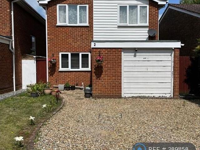 4 bedroom detached house to rent